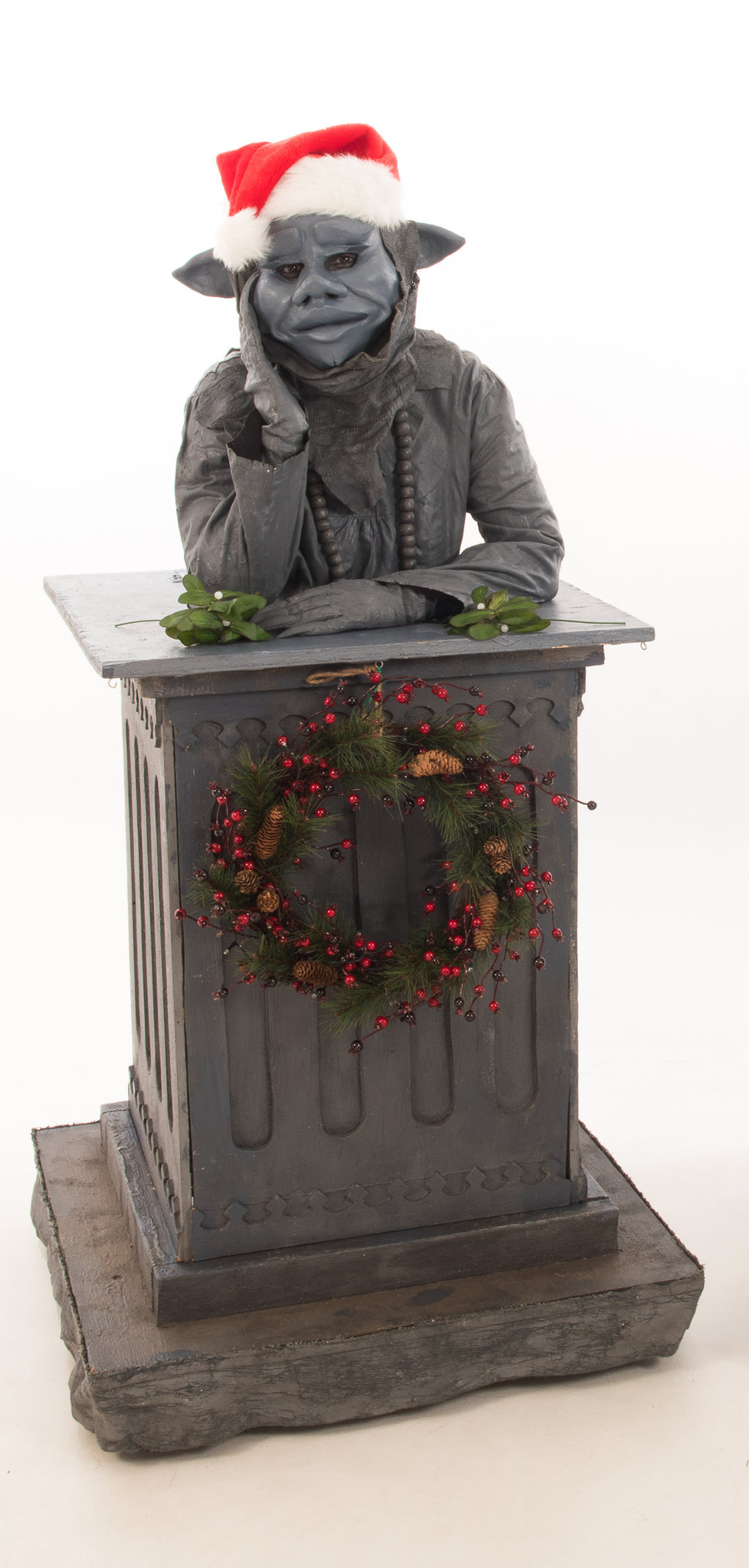 The Gargoyles at Christmas – The Legendary Stilt Company